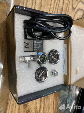 Редуктор новый co2 резьба w21.8 (сп21.8)