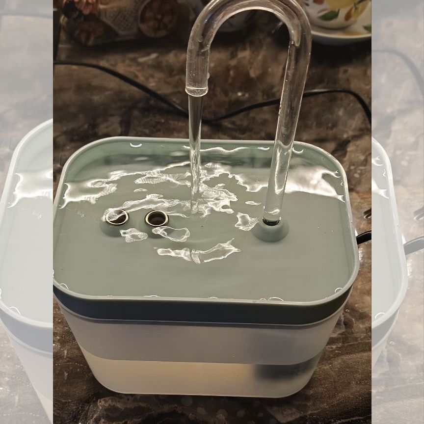 Фонтан поилка для кошек