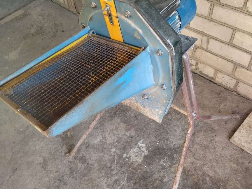 Зернодробилка