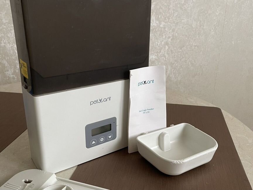 Автоматическая кормушка Petwant F4