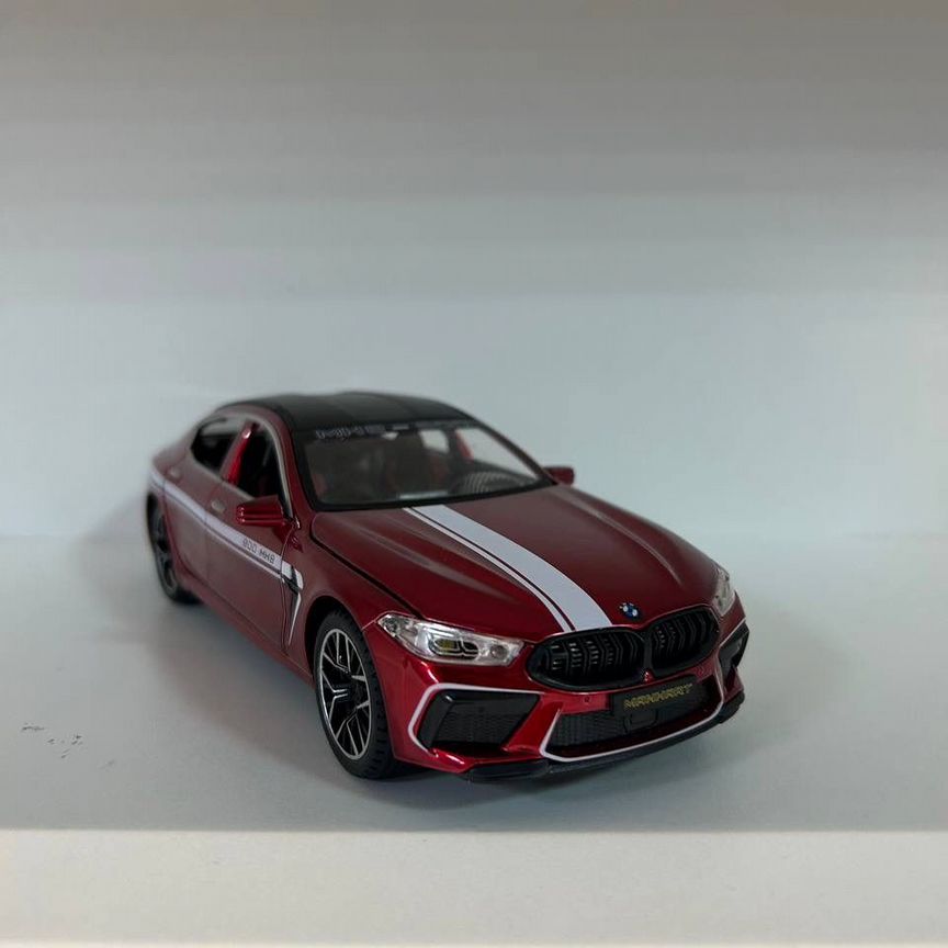 Модель автомобиля 1:24