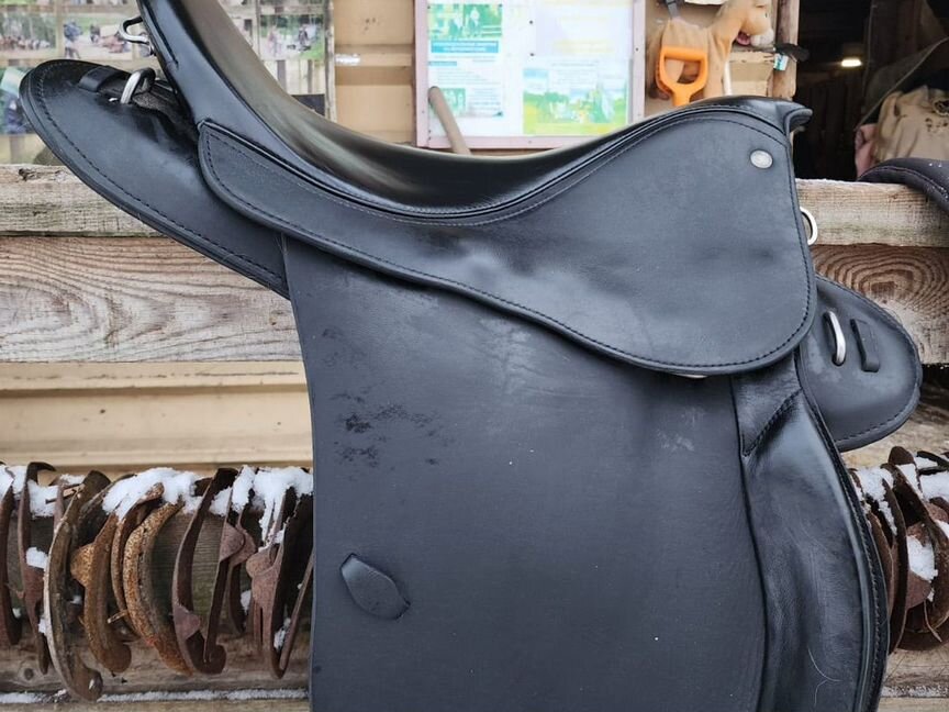 Седло для лошади