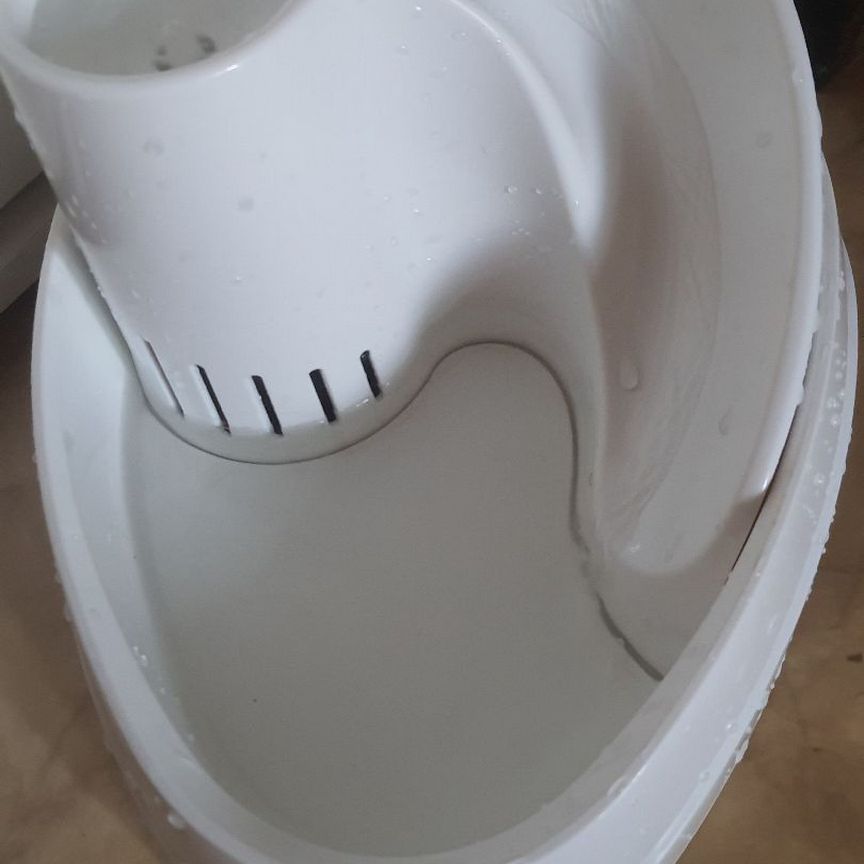 Пойлка для кота фонтанчик