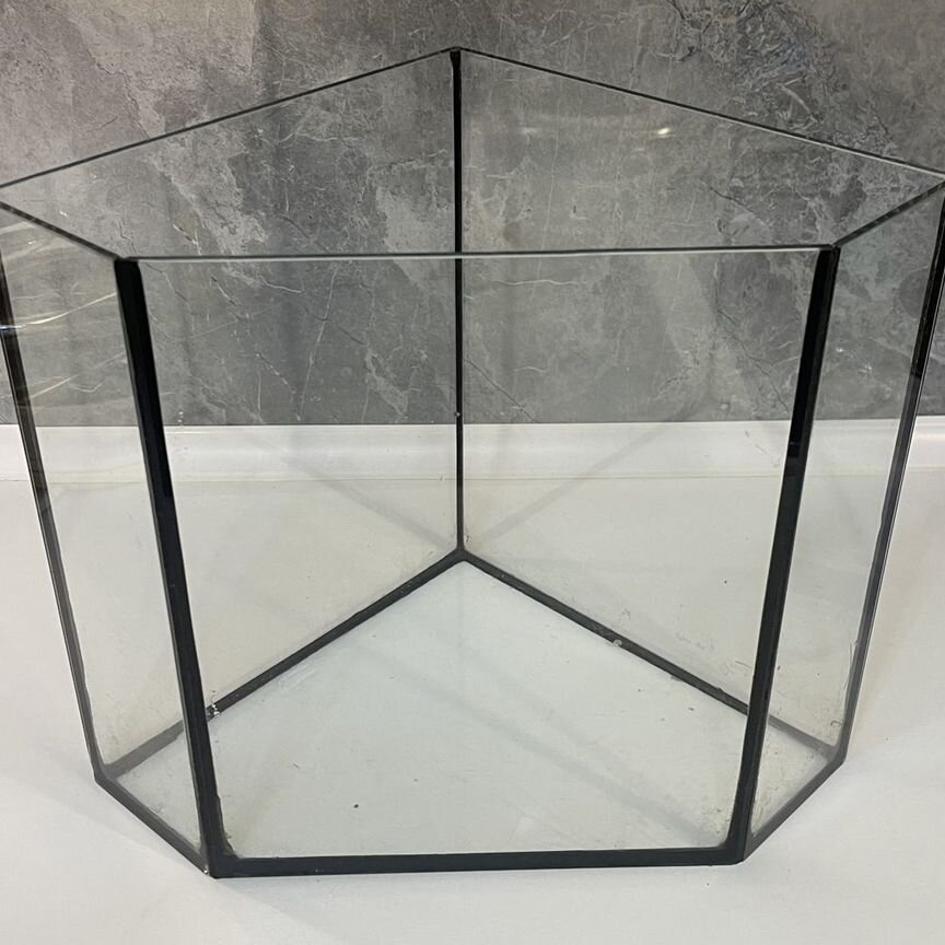 Аквариум. Размеры высота 27 см, 23,5х8х21,5