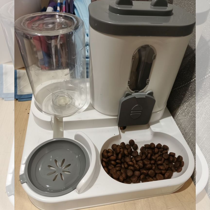 Кормушка и поилка 2 в 1