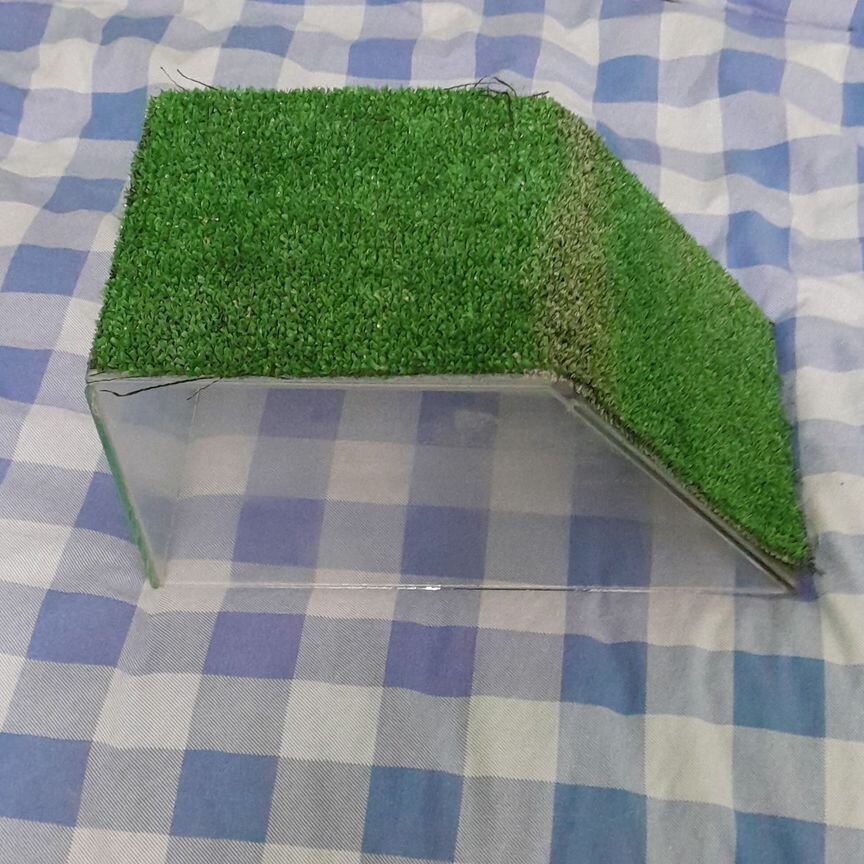 Стеклянный островок для черепахи