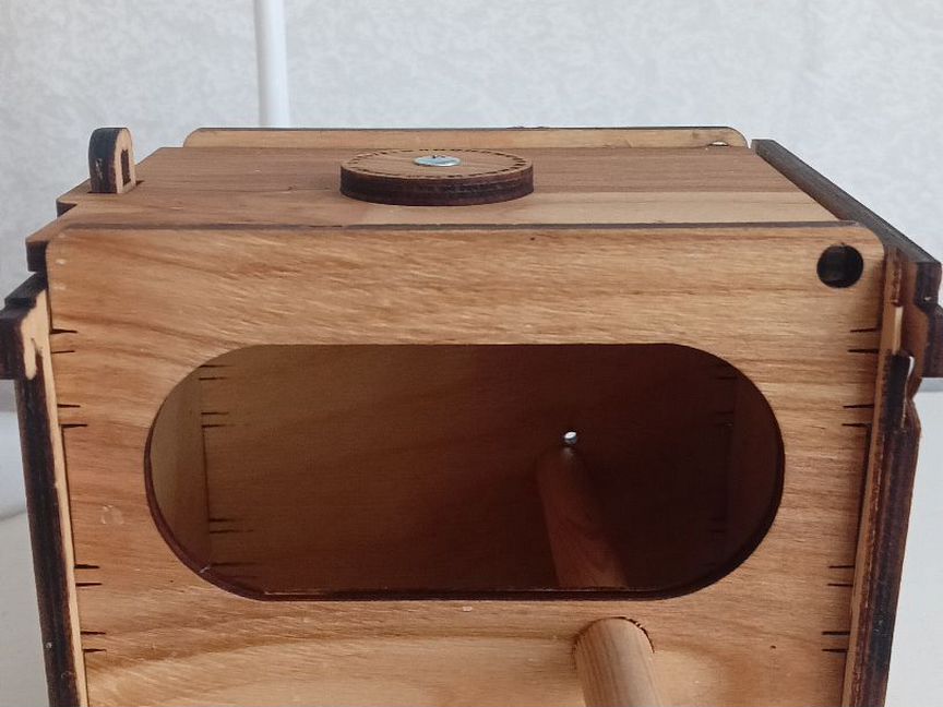 Очень удобный домик для птичек