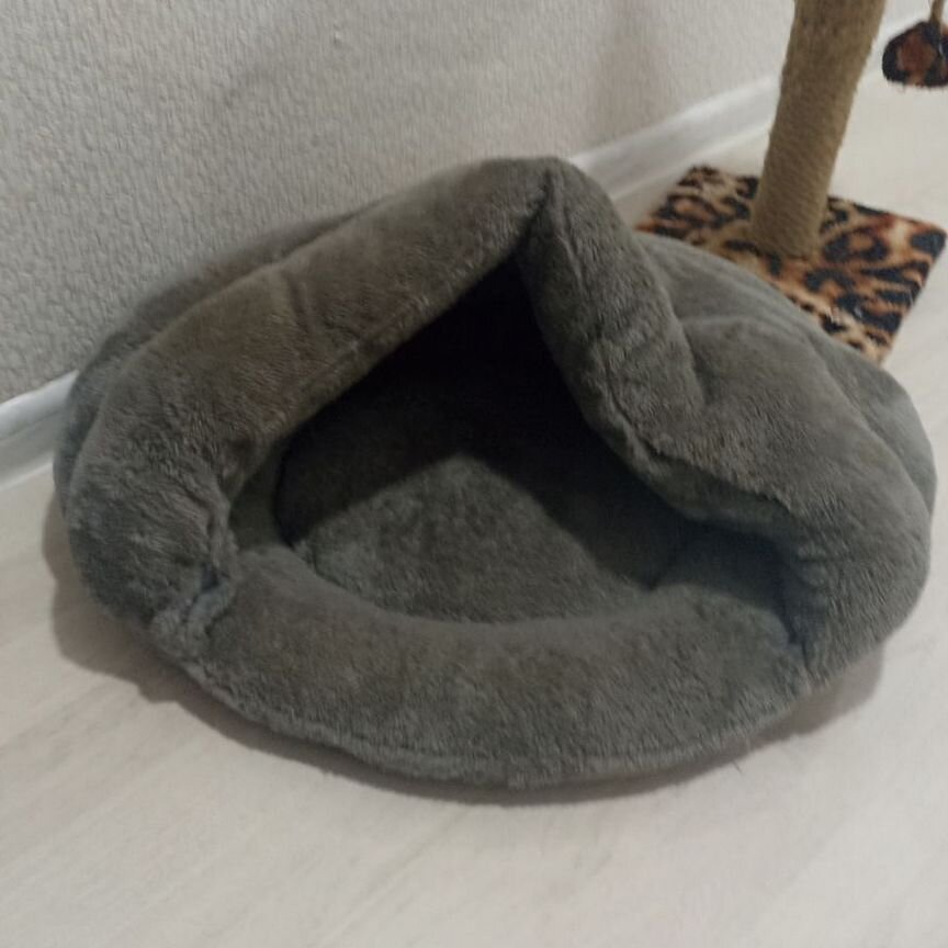 Лежанка для кошки или маленькой собаки