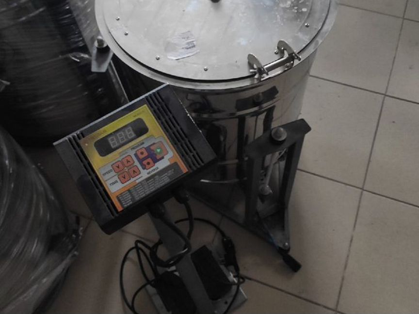 Медогонка. Центрифуга пчеловода