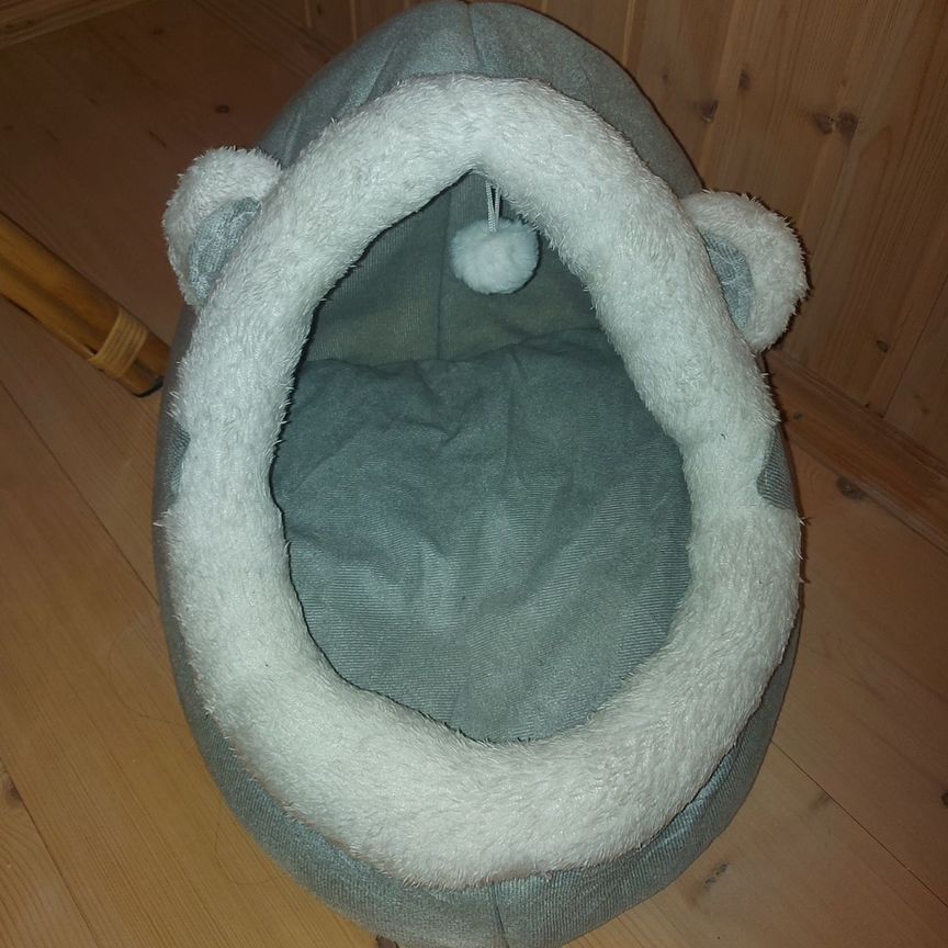 Домик лежанка для кошки и собаки