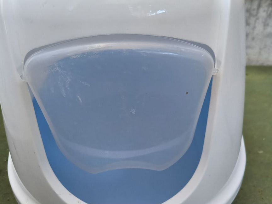 Закрытый лоток для кошек большой