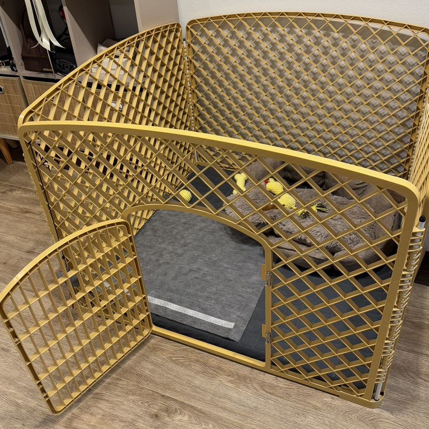 Манеж (вольер )