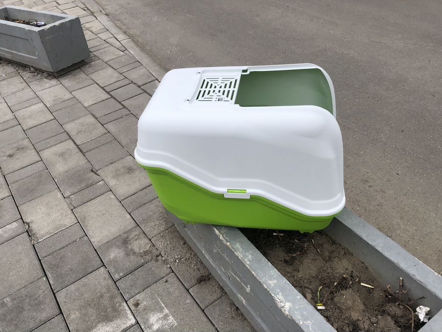 Закрытый лоток для кошек большой Когтеточка
