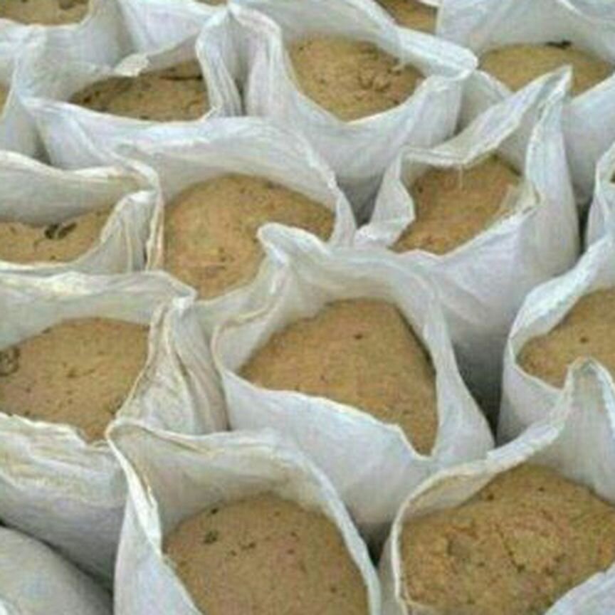 Опилки в мешках