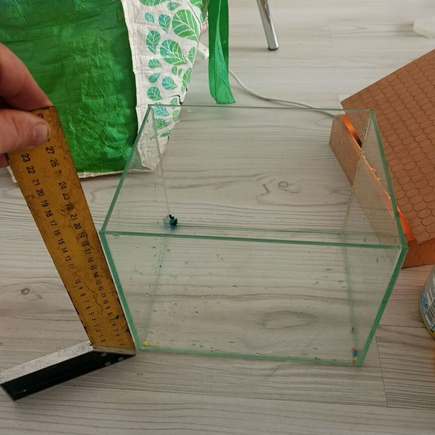 Аквариум для рыбок маленький около литров 6-8