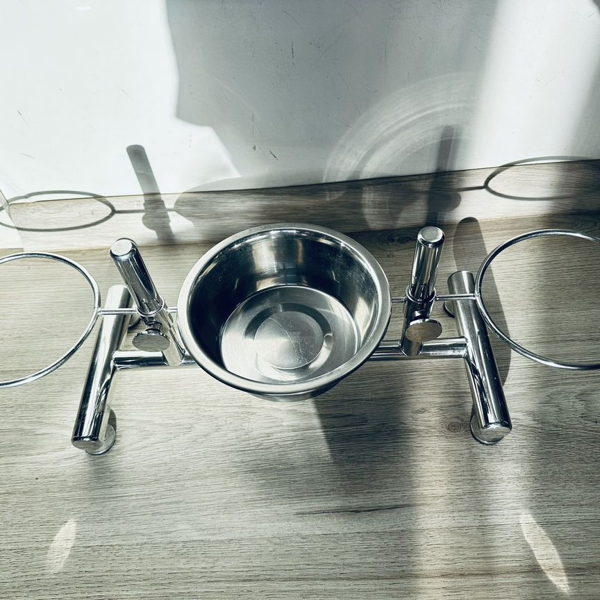 Стойка для мисок