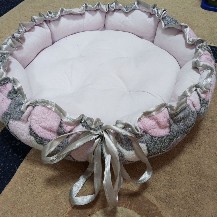 Лежанка для кошек