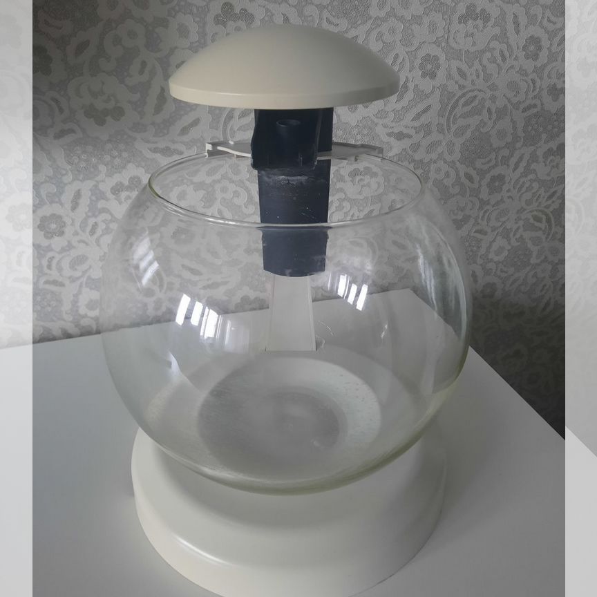 Аквариум с водопадом и подсветкой