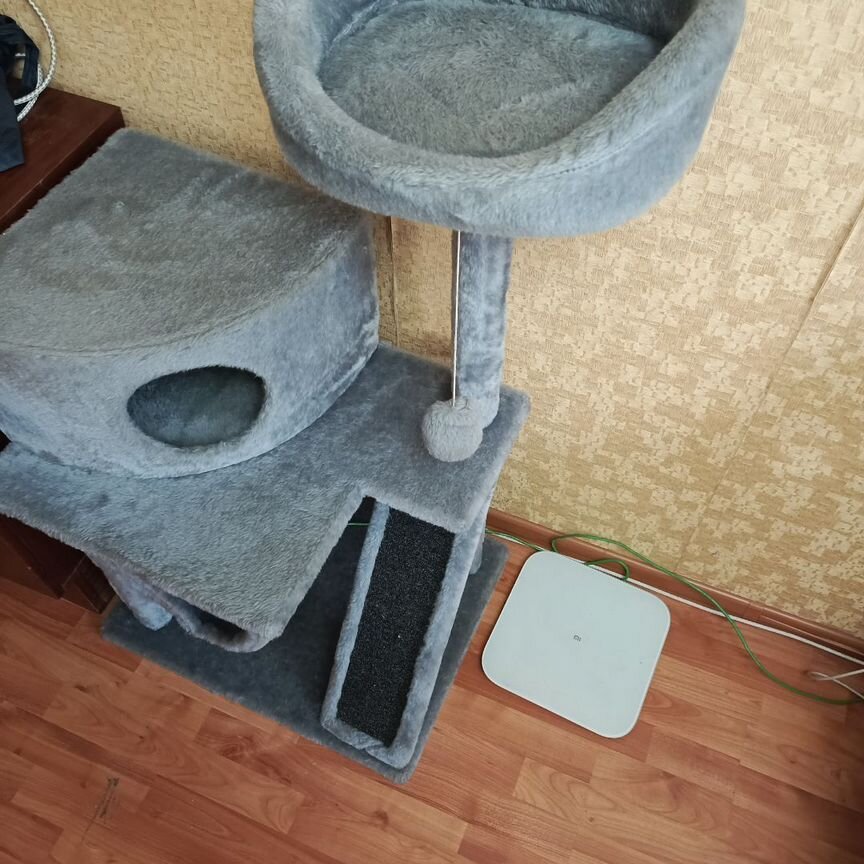 Домик для кошки с когтеточкой и гамаком бу