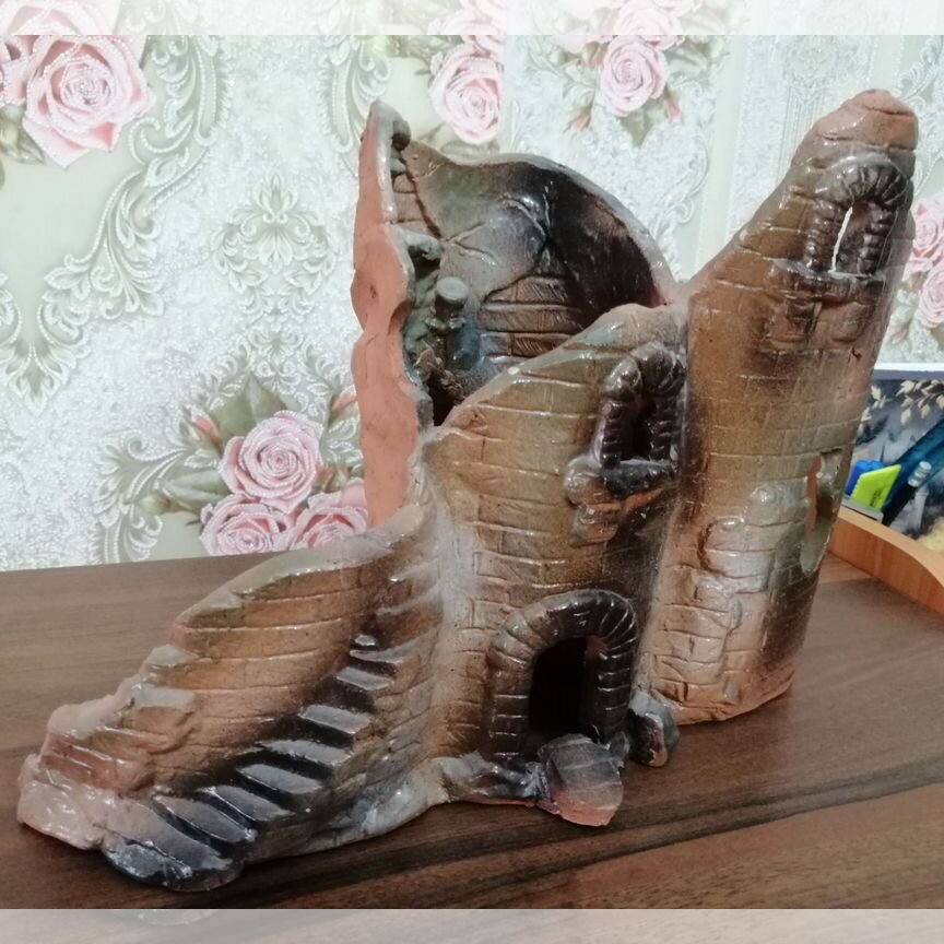 Замок для аквариума