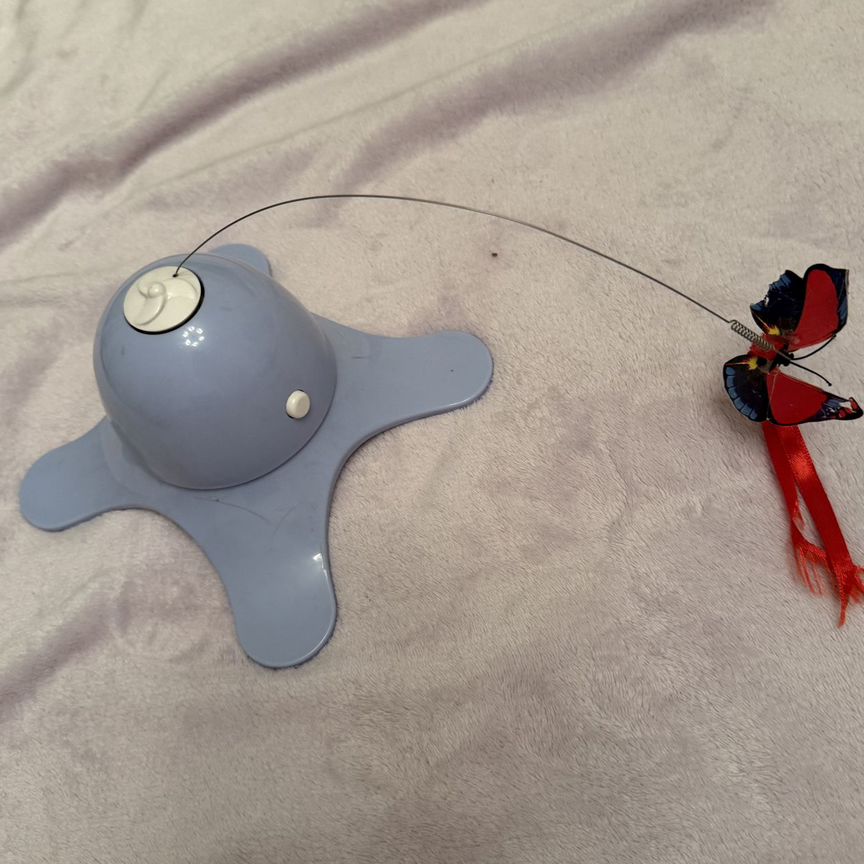 Игрушка для котов и кошек