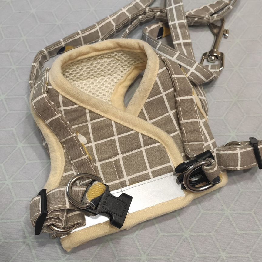 Шлейка для кошек и собак мелкой породы