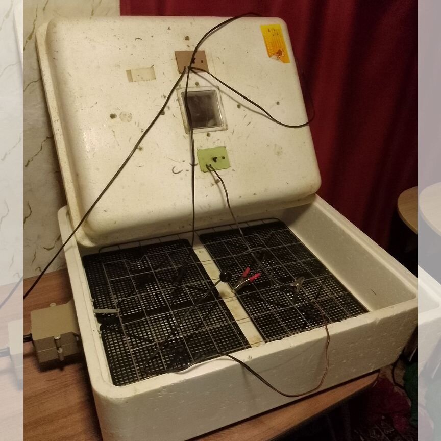 Инкубатор для яиц автоматический