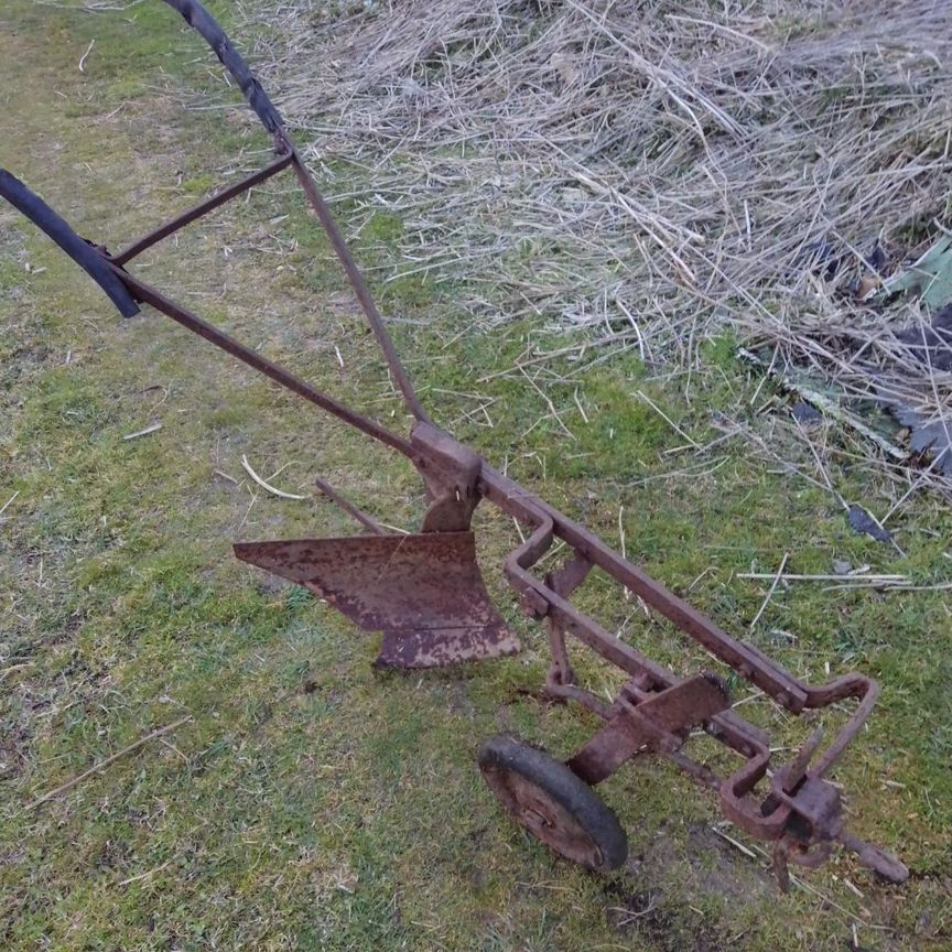 Конный плуг