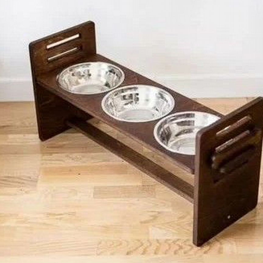 Продам Миски с подставкой