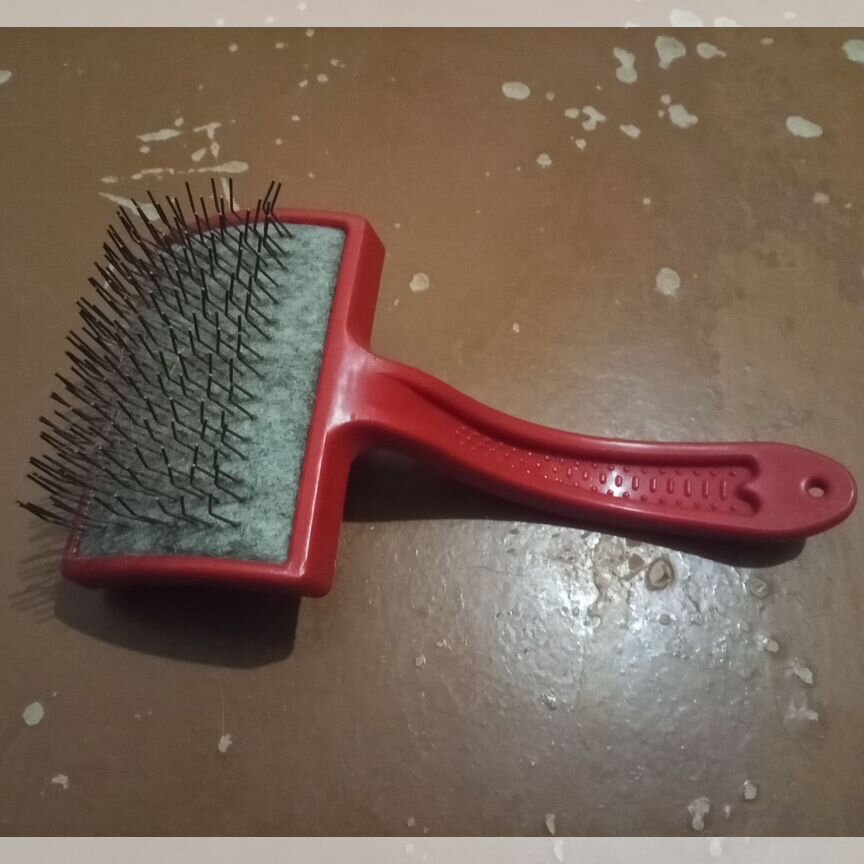 Металлический гребень для собак