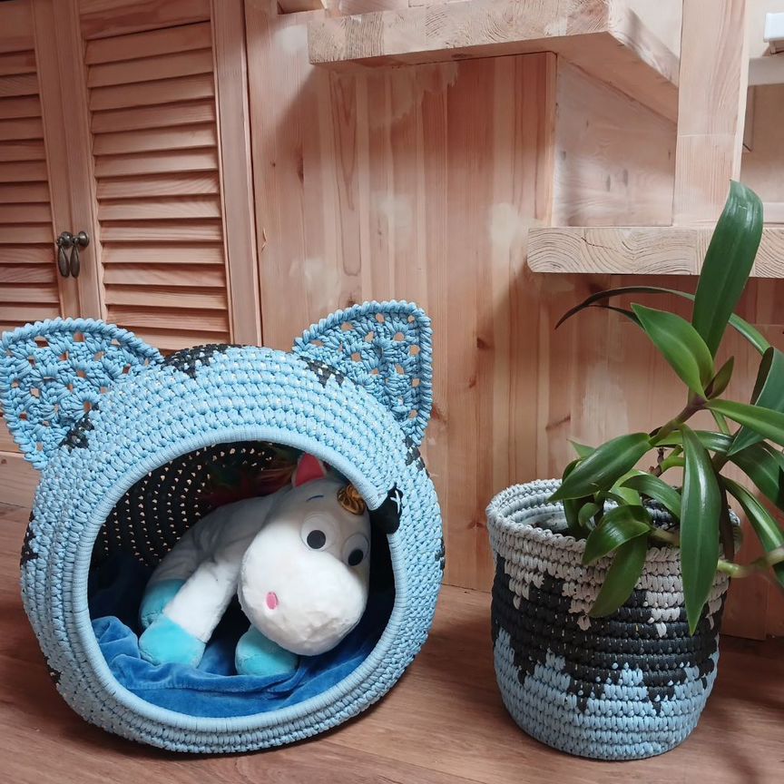 Домик для котов и корзина