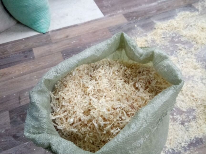 Опилки в мешках