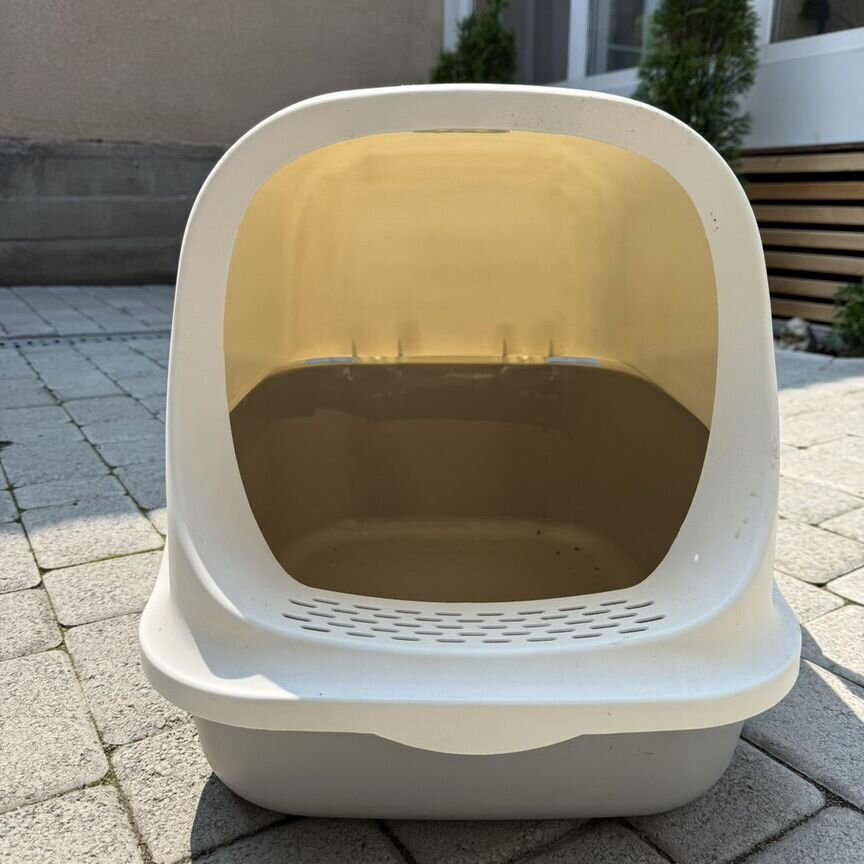 Закрытый лоток для котов