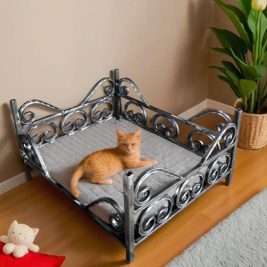 Кроватка для кошки с мягким лежаком