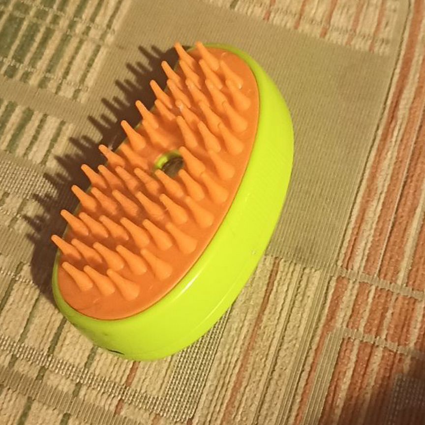 Для кошек щетки, чесалки