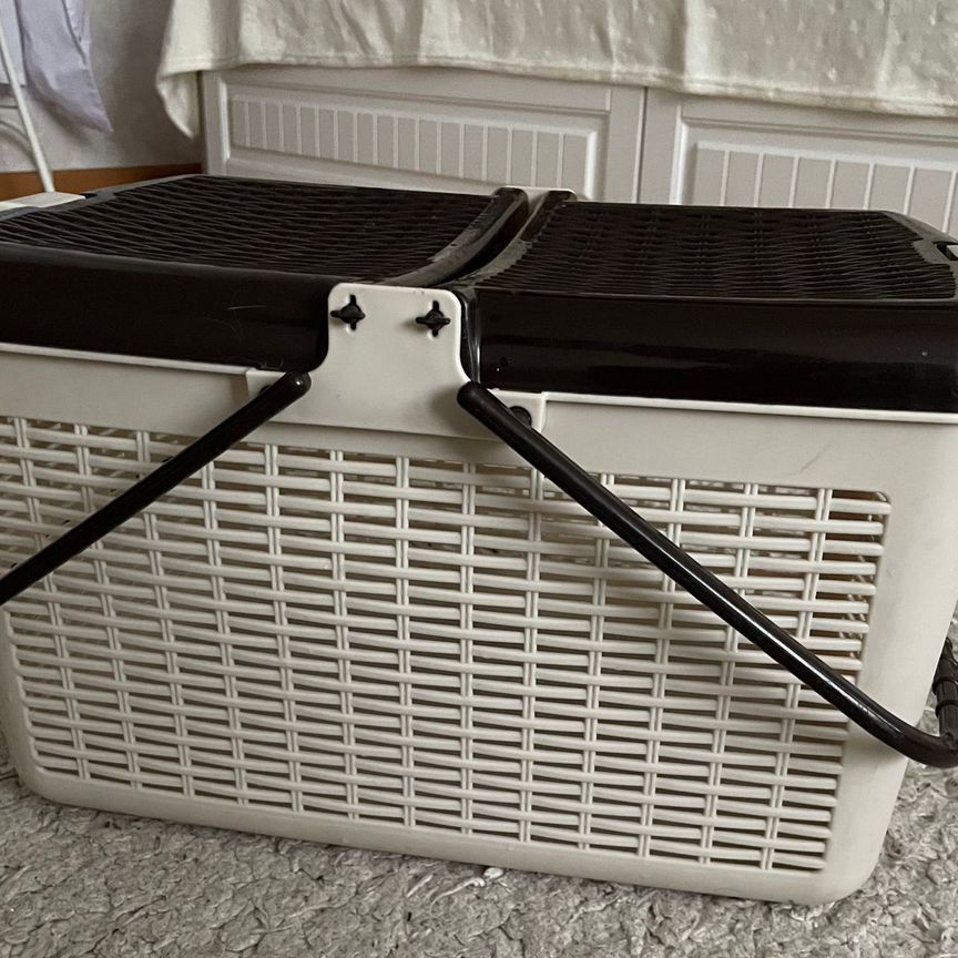 Переноска для кошек пластиковая бу