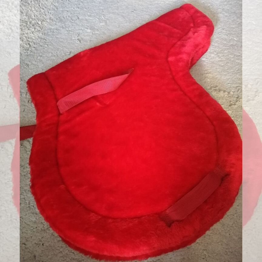 Меховушка под седло для лошади