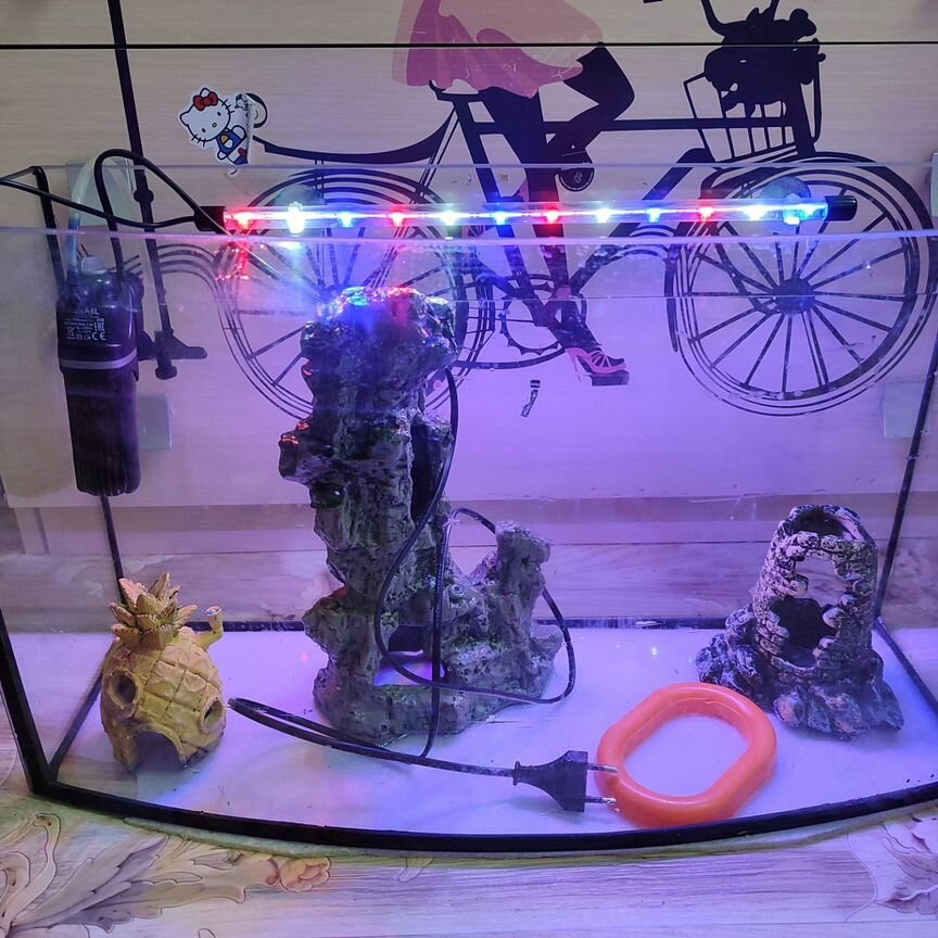 Аквариум 42л+фильтр+лампа+декор+кормушка+гуппи5шт