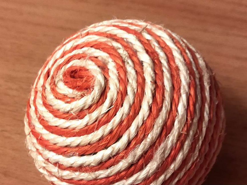 Игрушка. Когтеточка - мяч для кошек