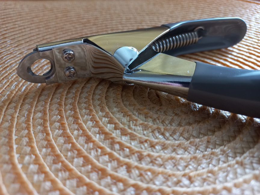 Когтерезка гильотина для собак 12см, диаметр 1см