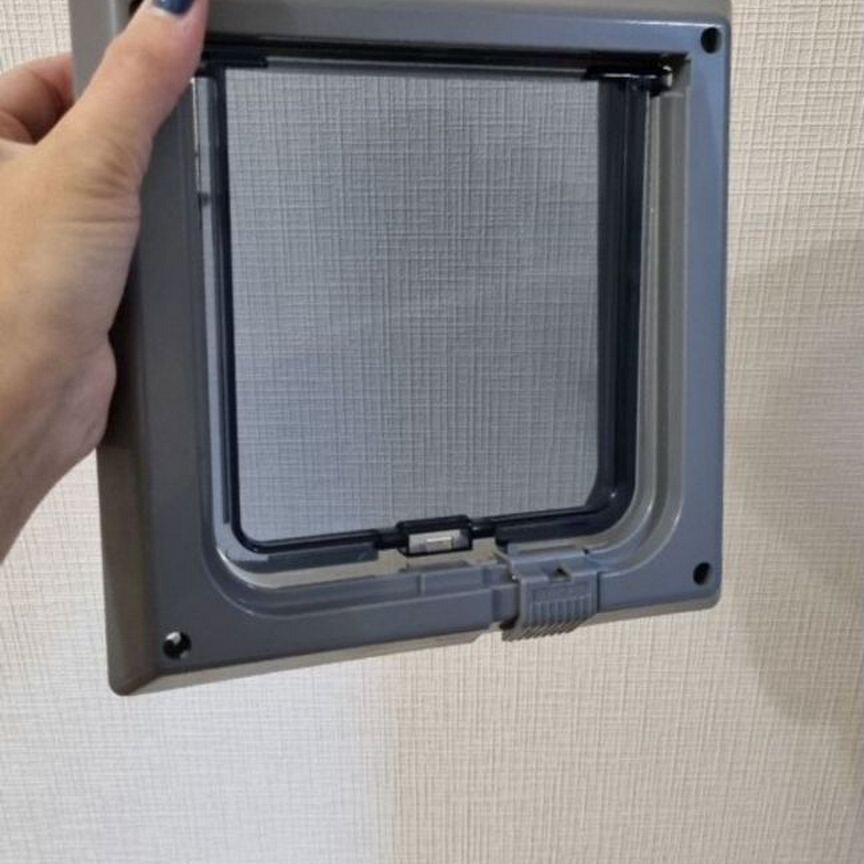 Дверца для кошек и собак