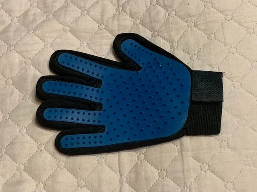 Перчатка расчёска для расчёсывания шерсти животных