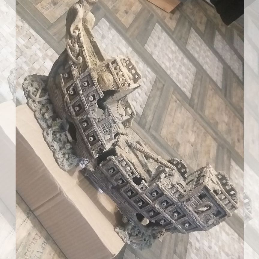 Корабль в аквариум