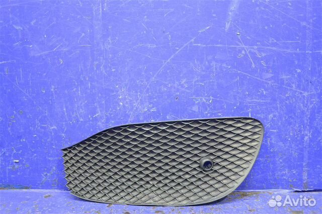 Решетка бампера передняя правая Mercedes E-Class купить в Москве ...
