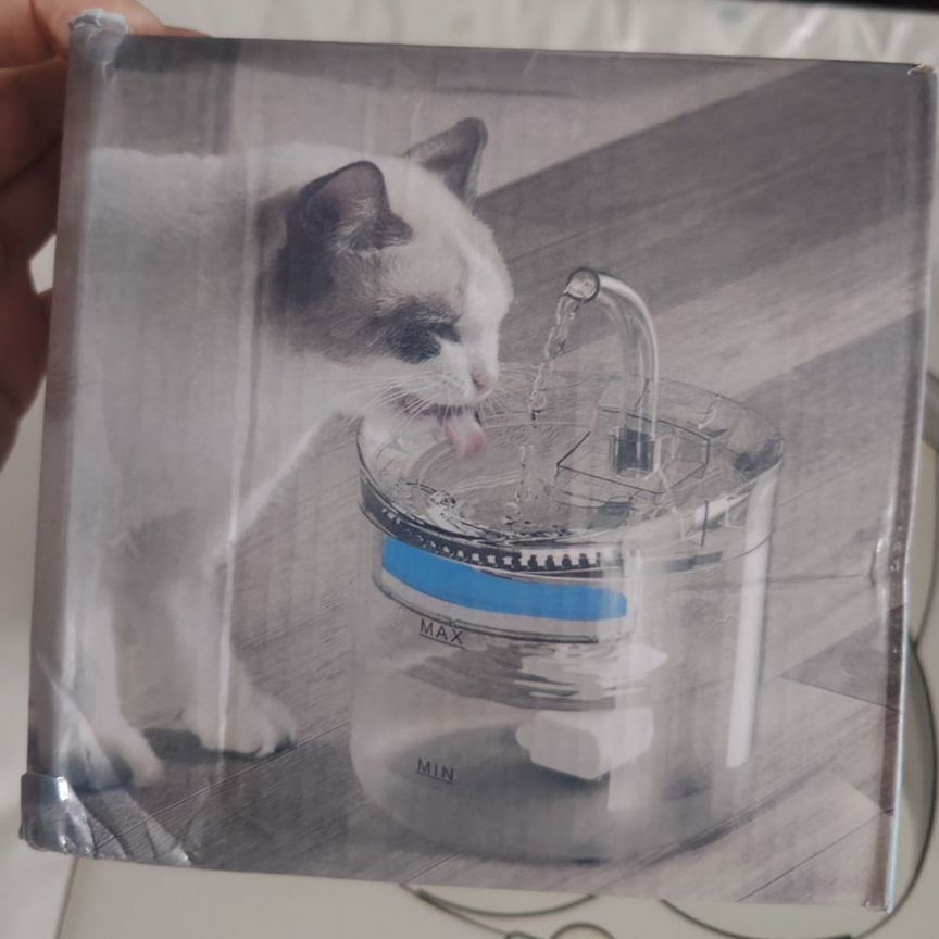 Фонтан поилка для кошек