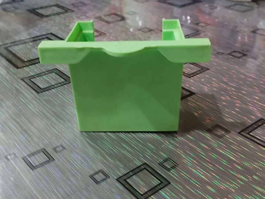 Кормушка для попугая