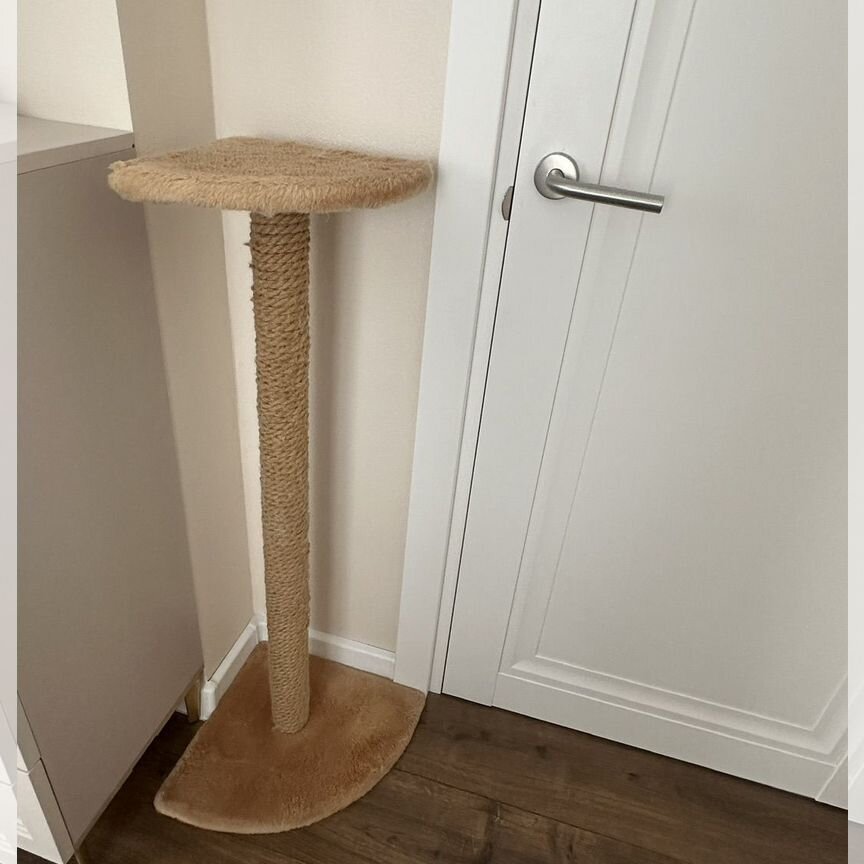 Когтеточка высокая угловая 1 м