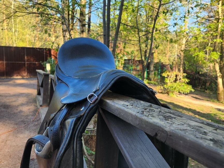 Седло для лошади