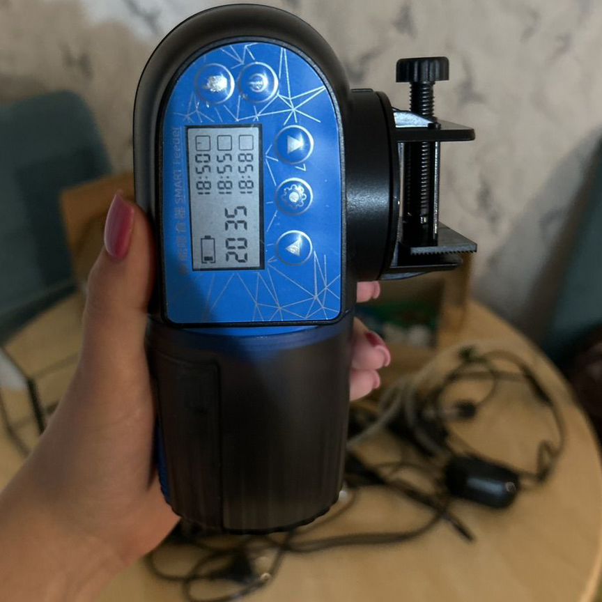 Автоматическая кормушка для рыб