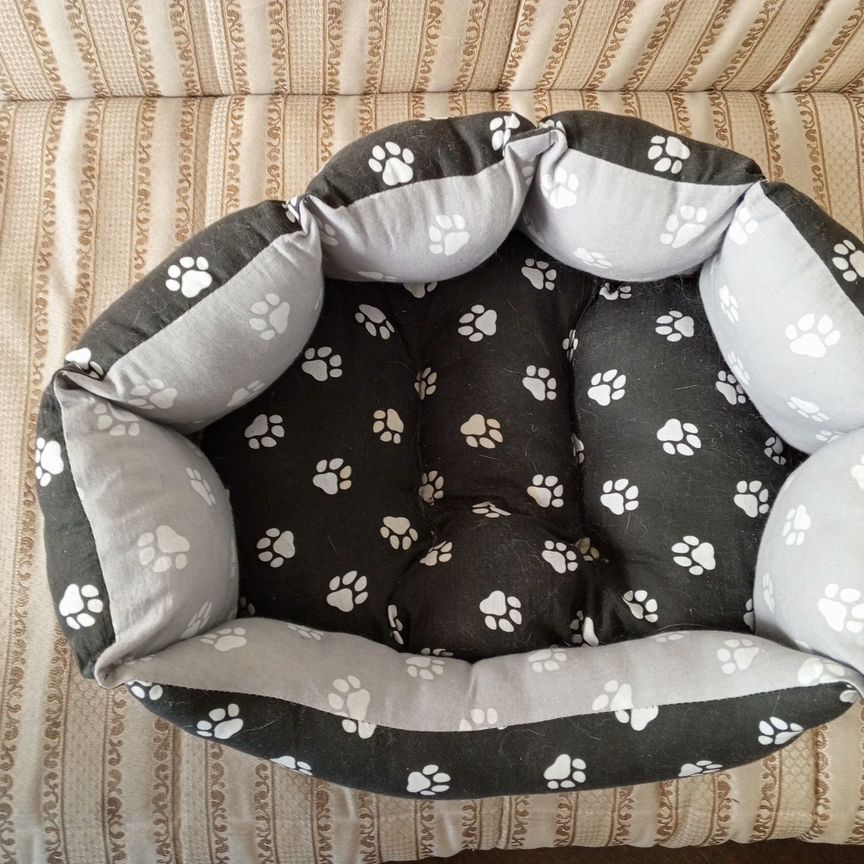 Лежанка для животных(собак мелких пород,кошек)